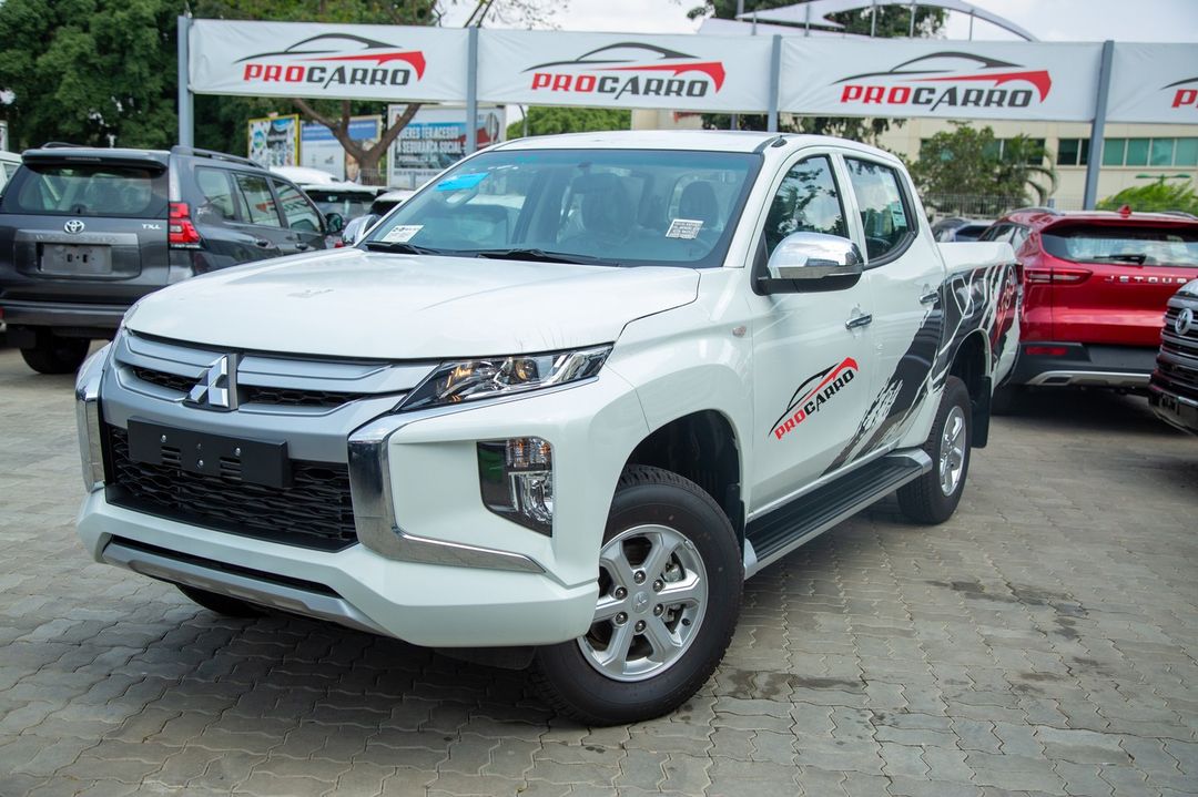 🥇Mitsubish L200 Gasoleo 2.4L Intermedia 4X4 | Compre seu carro novo.