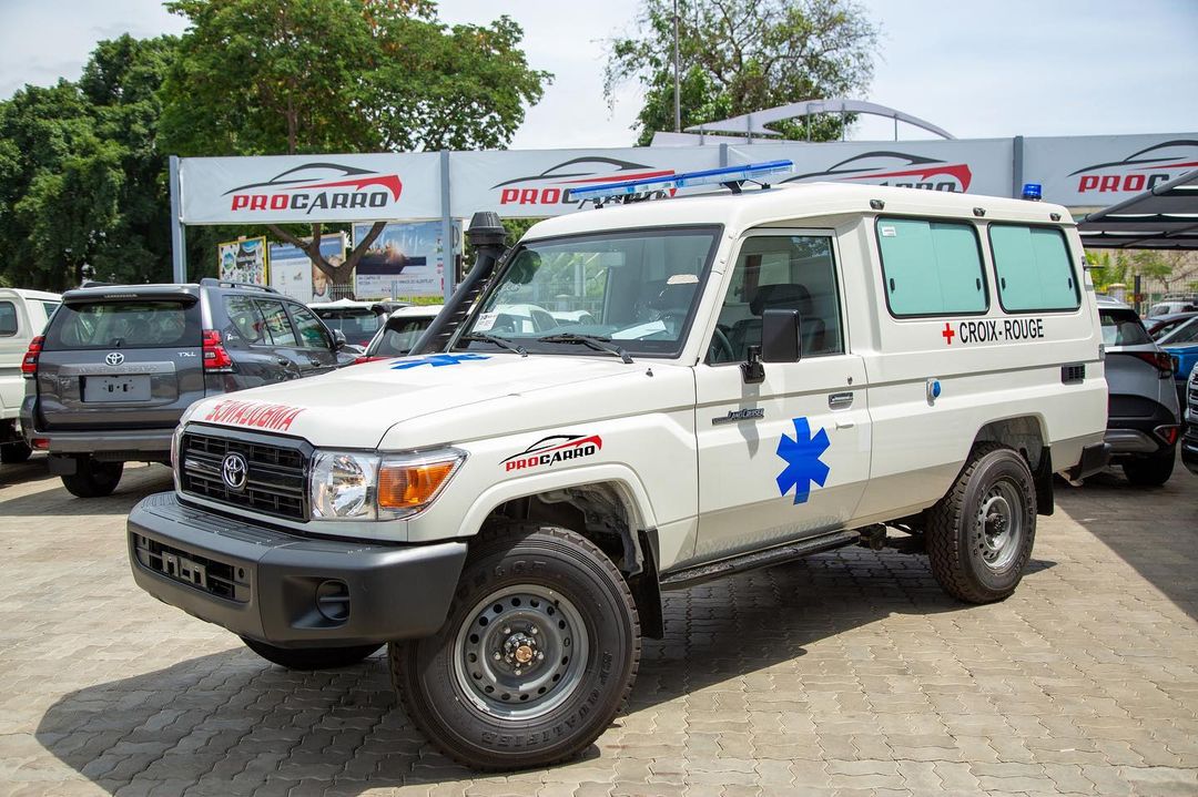 Ambulance Toyota Land Cruiser | Compre seu carro novo 👍️.