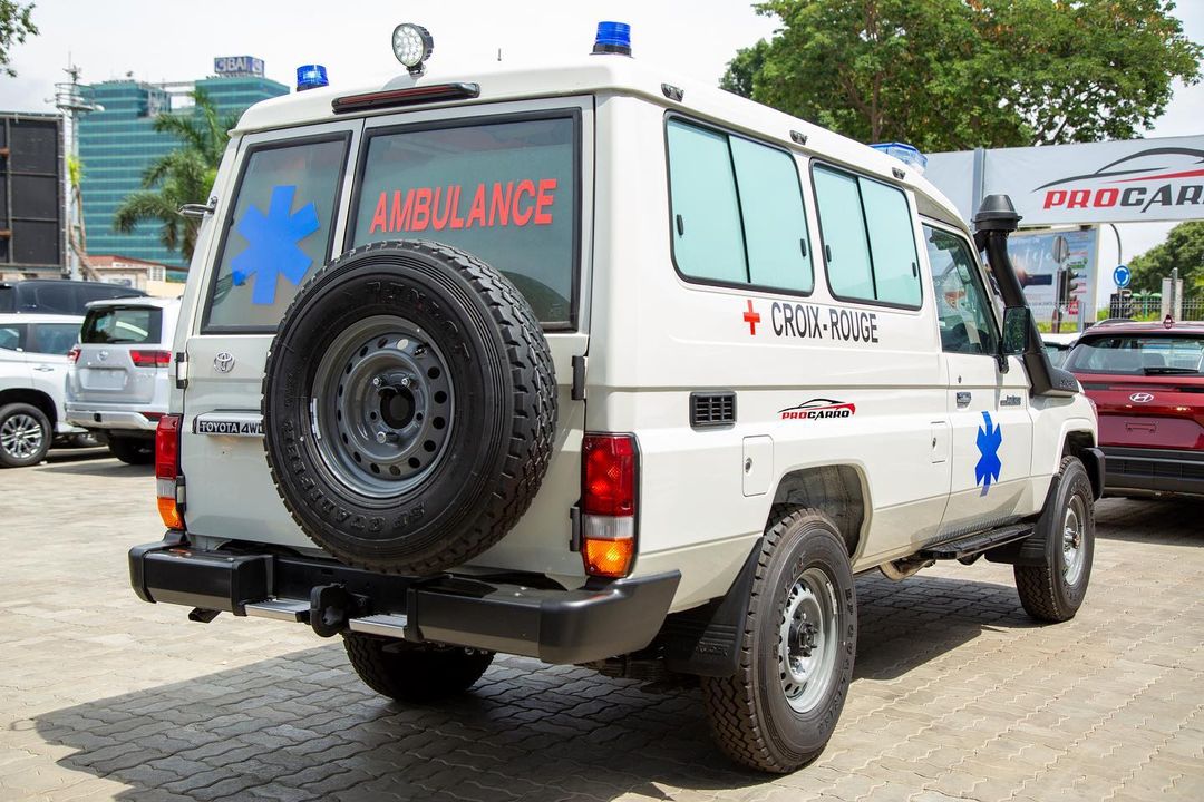 Ambulance Toyota Land Cruiser | Compre seu carro novo 👍️.